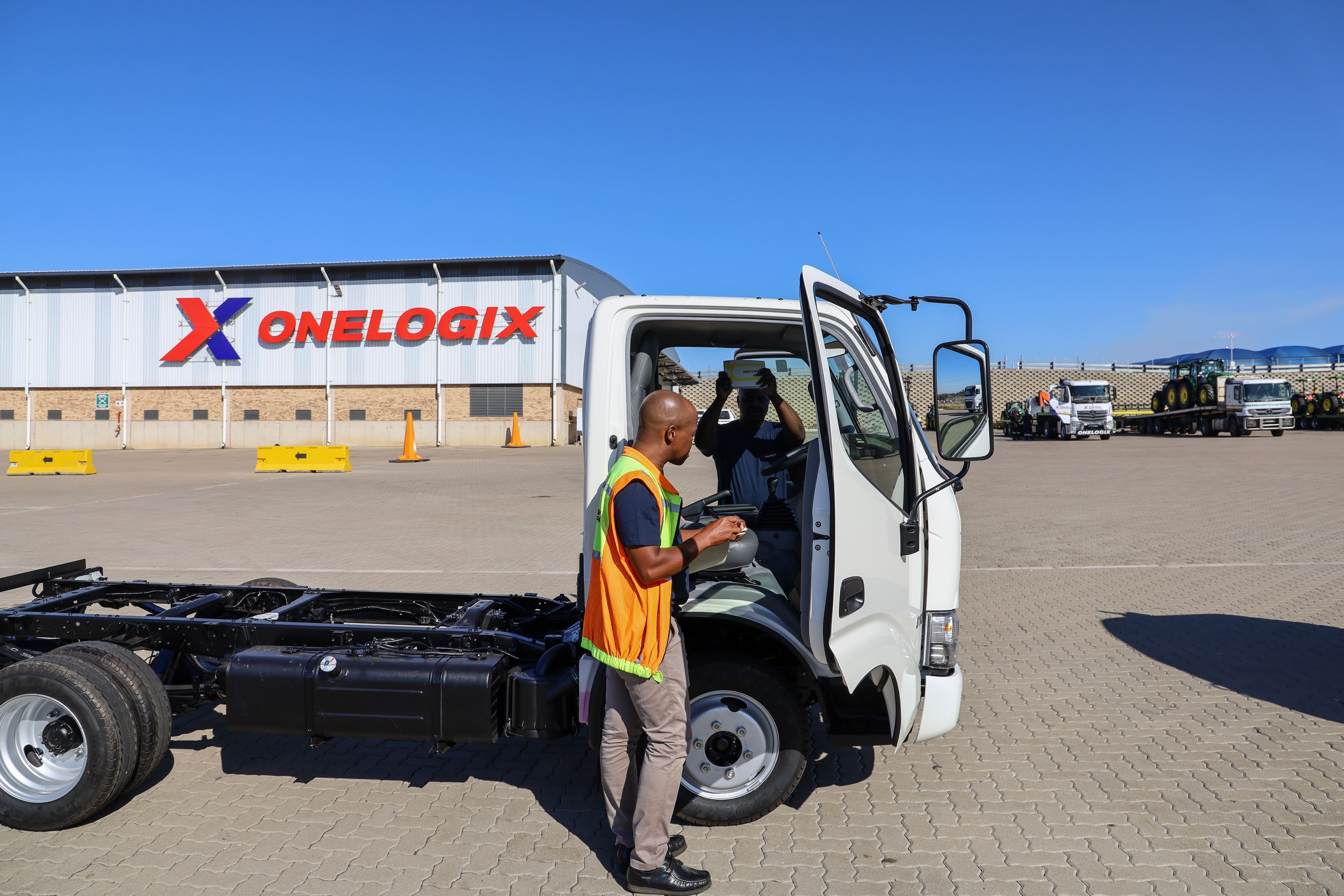 Media | Commercial Vehicle Logistics | OneLogix Trucklogix